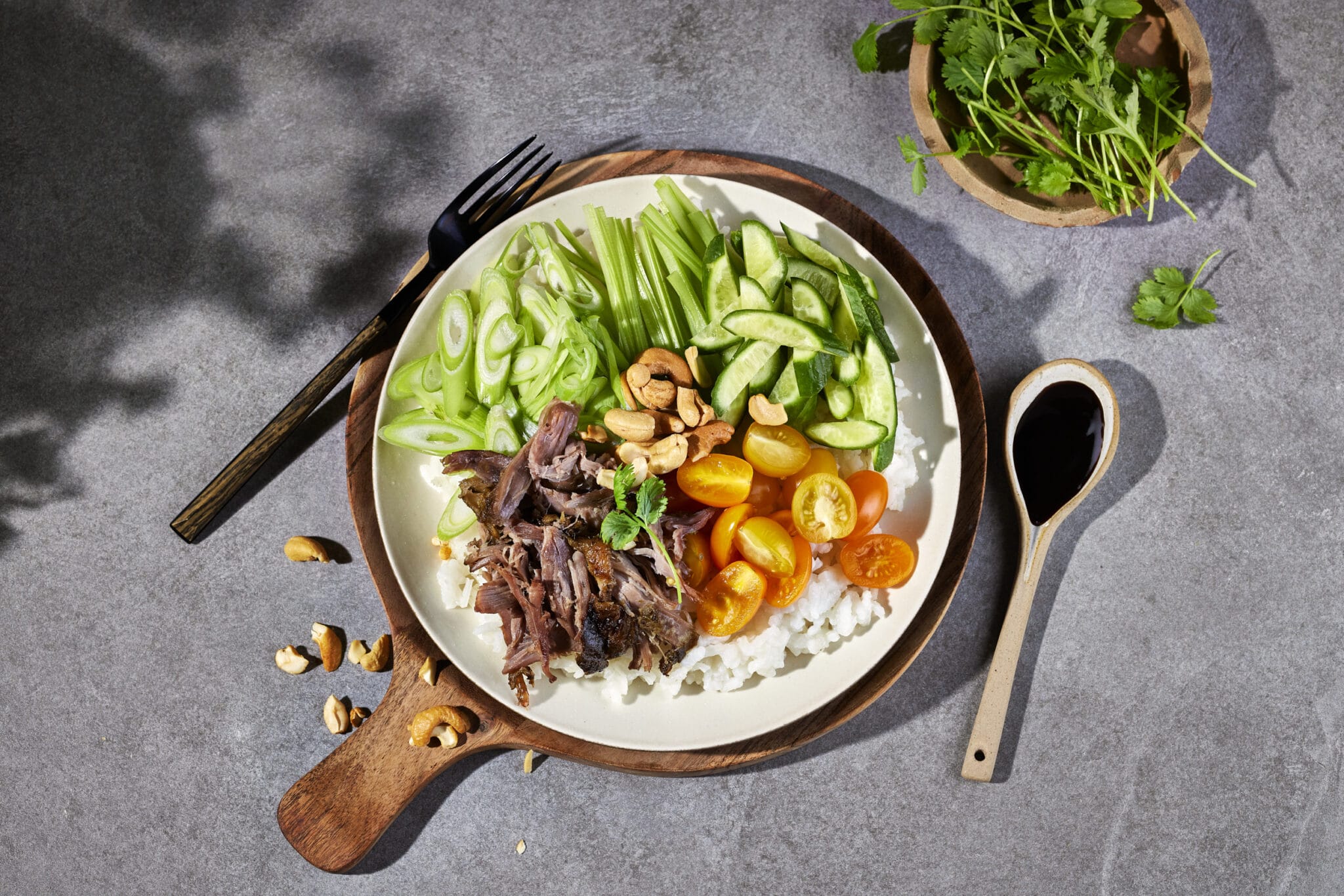 Crispy duck bowl - Nettavisen Mat.