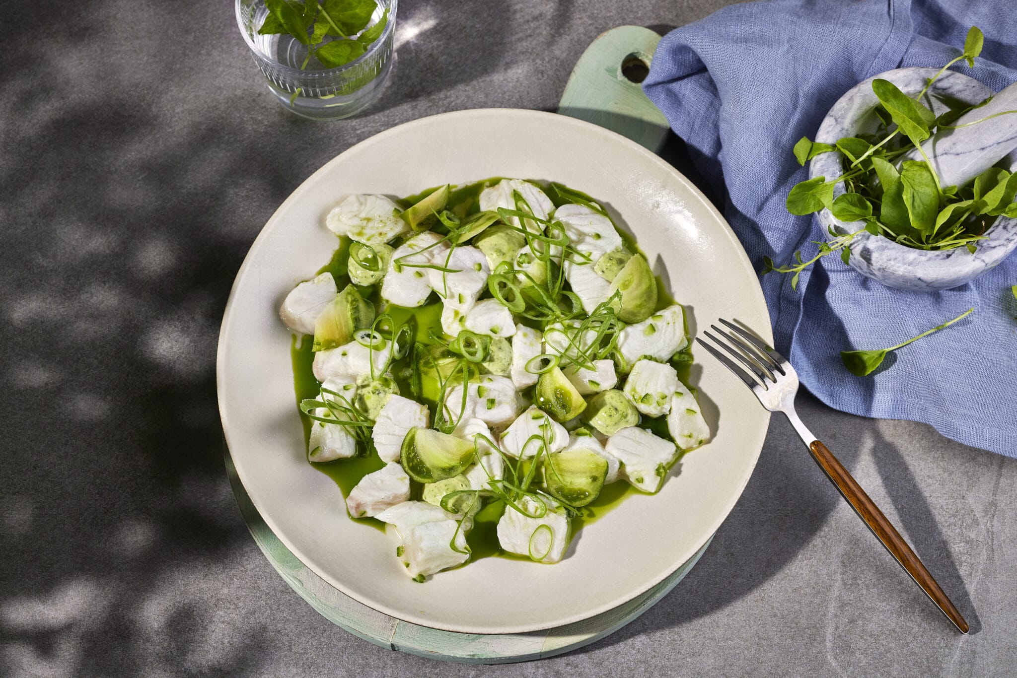 Kveite ceviche med hjemmelaget urtemajones - Nettavisen Mat.